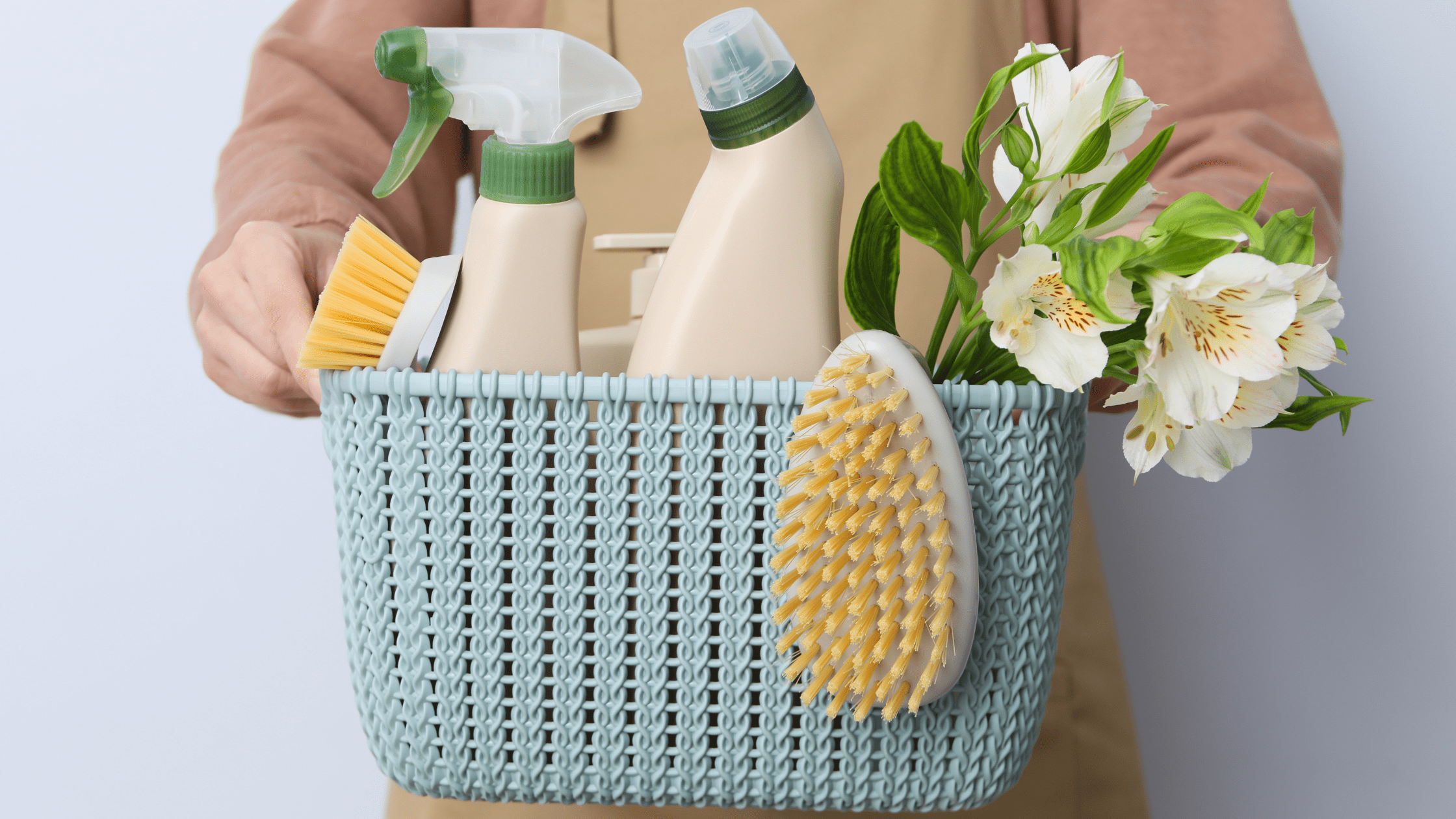 20 Essential Items to Spring Clean: Complete Checklist
